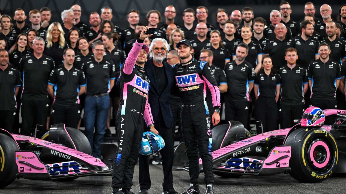 Here Are The Top 15 Hottest Female Race Car Drivers! [PHOTOS]